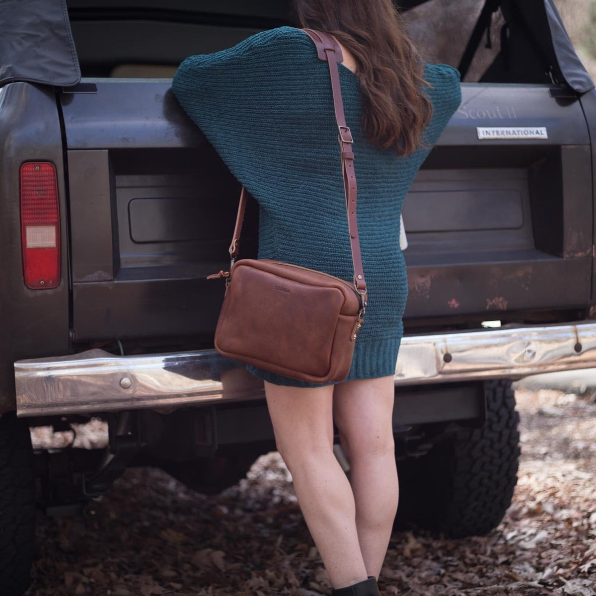 SARAH LEATHER CROSSBODY - MEDIUM - SADDLE - Go Forth Goods